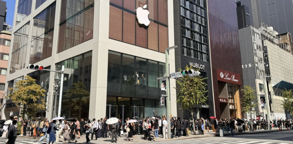 BNP Paribas raises its Apple target $40 to $600 | Philip Elmer‑DeWitt