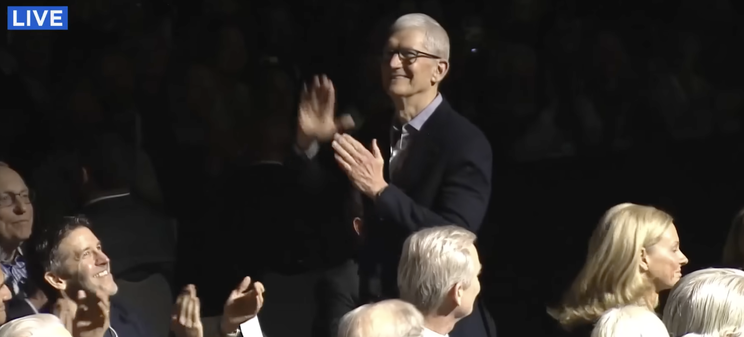 $185 billion later, Warren Buffett asks Tim Cook to take a bow (video ...